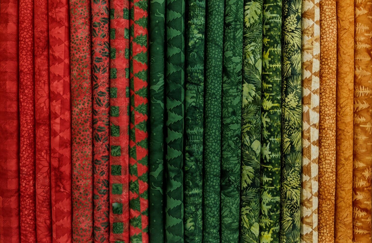 Island Batik – IB 122019050 – Smore Realistic Tree – Holly Holiday ...