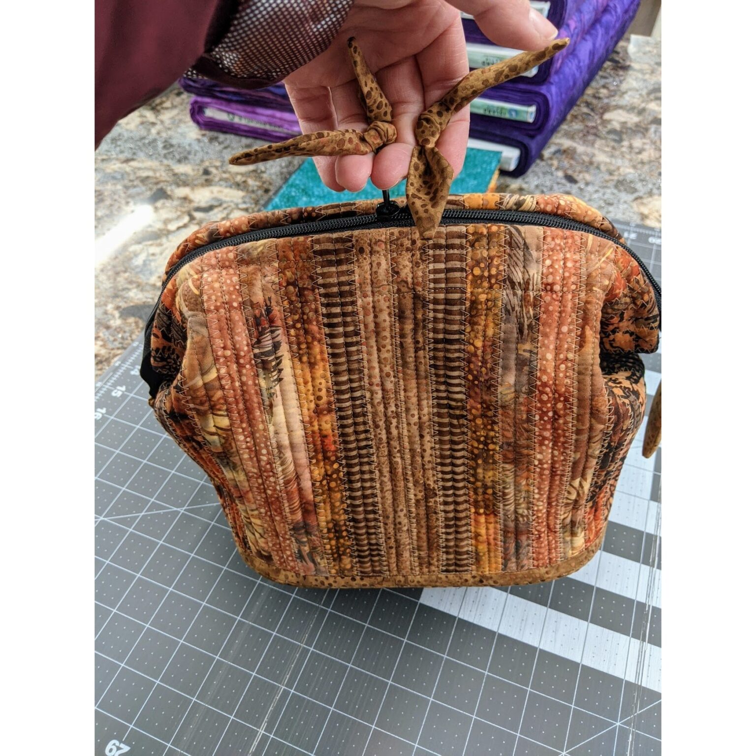 Duchy Dopp Bag Sewing Pattern – Auntie’s Two AT654 – CREEKSIDE QUILTS