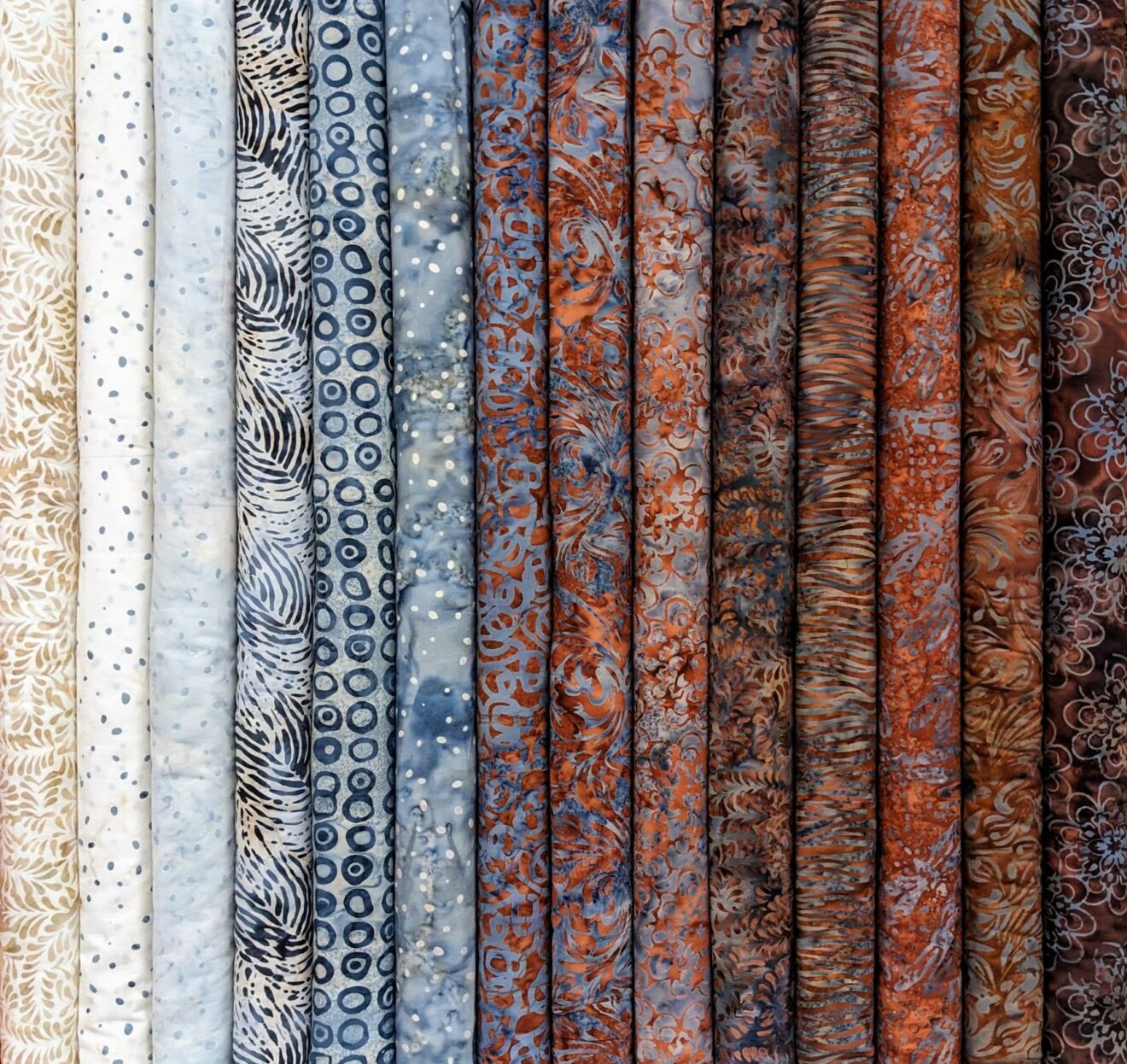 Anthology – 2589Q-X – Cream Strokes – Gatsby – Batik Fabric – CREEKSIDE QUILTS