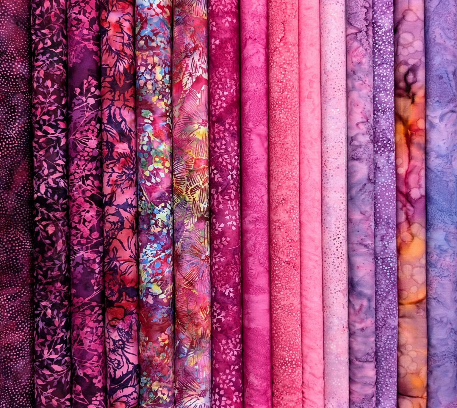 Hoffman California – Amethyst Hoffman Challenge – Fat Quarter Bundle – 15 Batik Fabrics ...